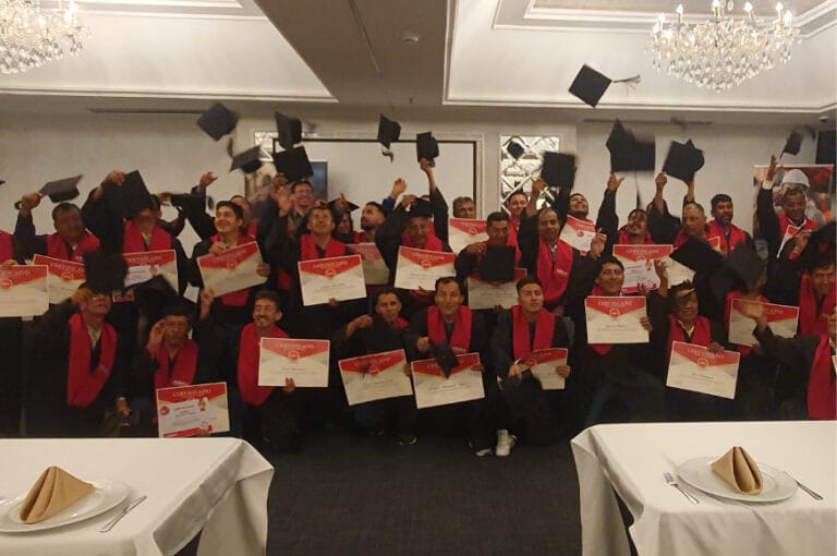 ADELCA celebra la graduación de sus expertos maestros de obra - Adelca